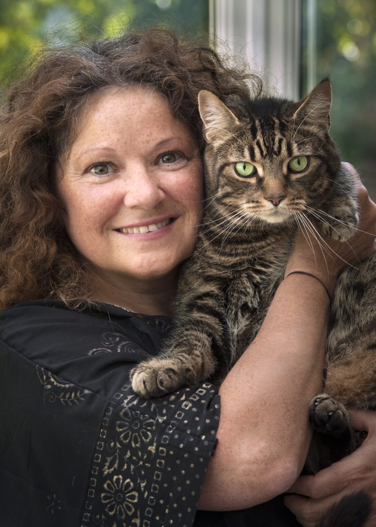 find a cat behaviourist near me - Anita Kelsey - Cat Behaviourist